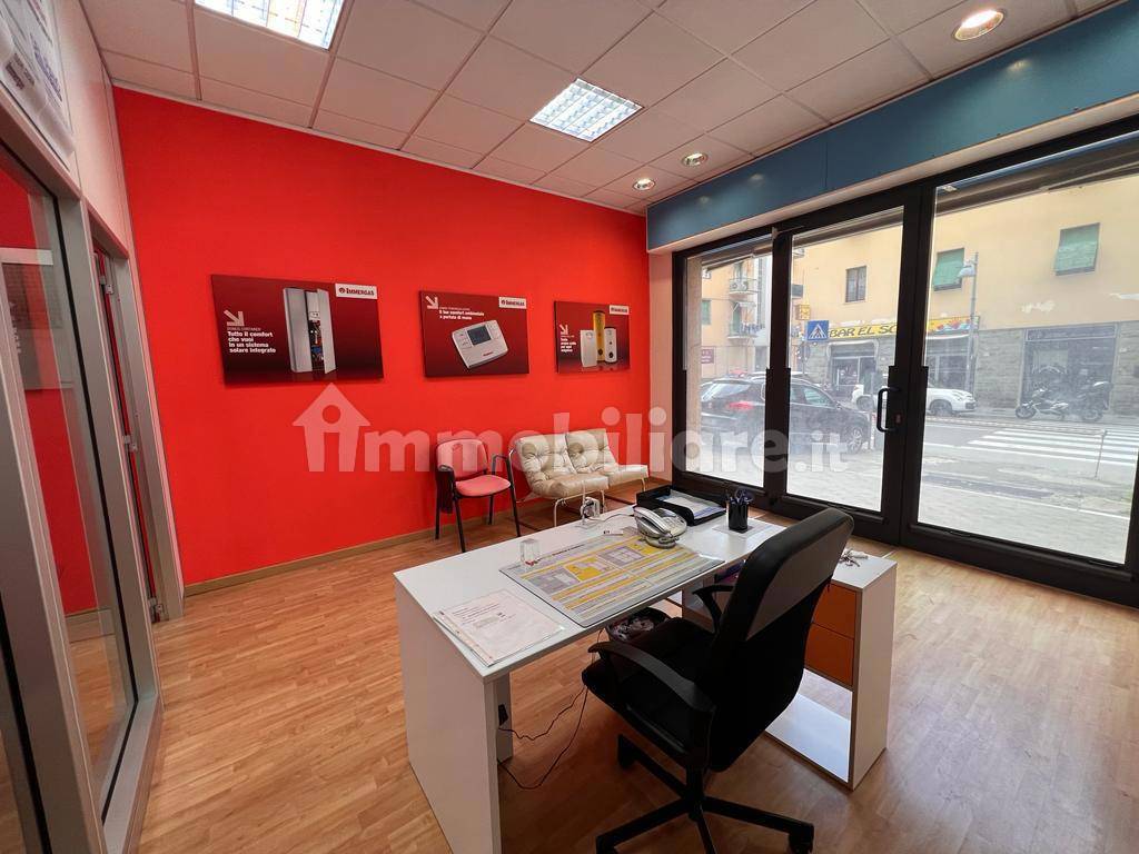 Locale commerciale in Vendita