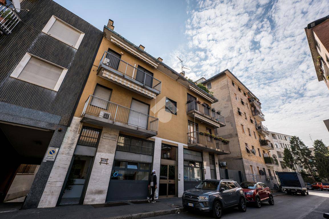 Locale commerciale in Vendita