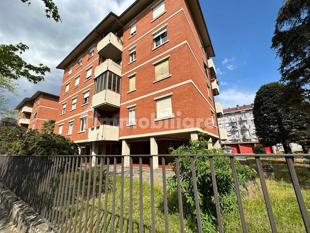 Bilocale via Massimo d'Azeglio 35, Centro, Giussano