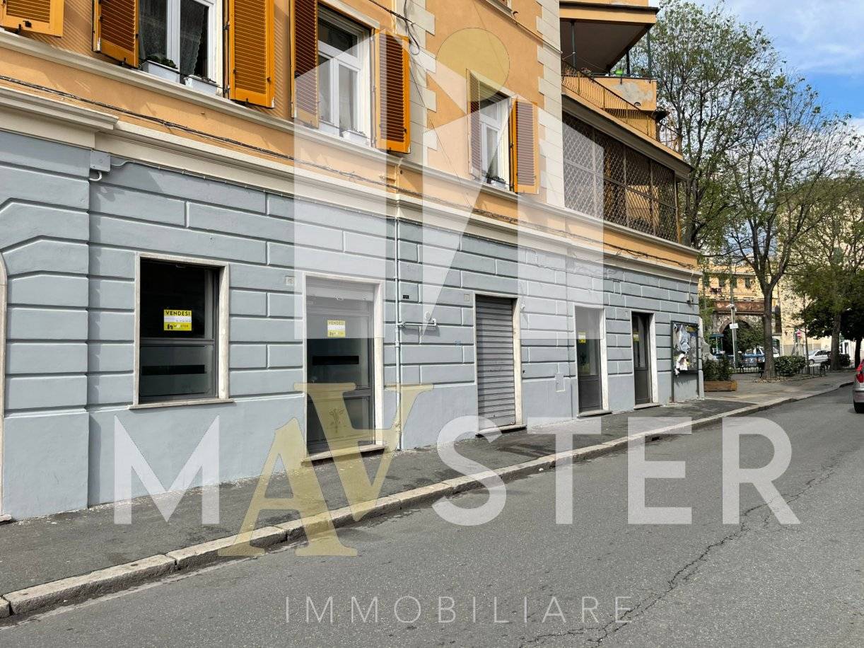 Locale commerciale in Vendita