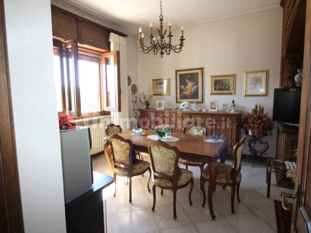 Vendita Villa unifamiliare in viale Italia 27 Palestro. Buono stato ...