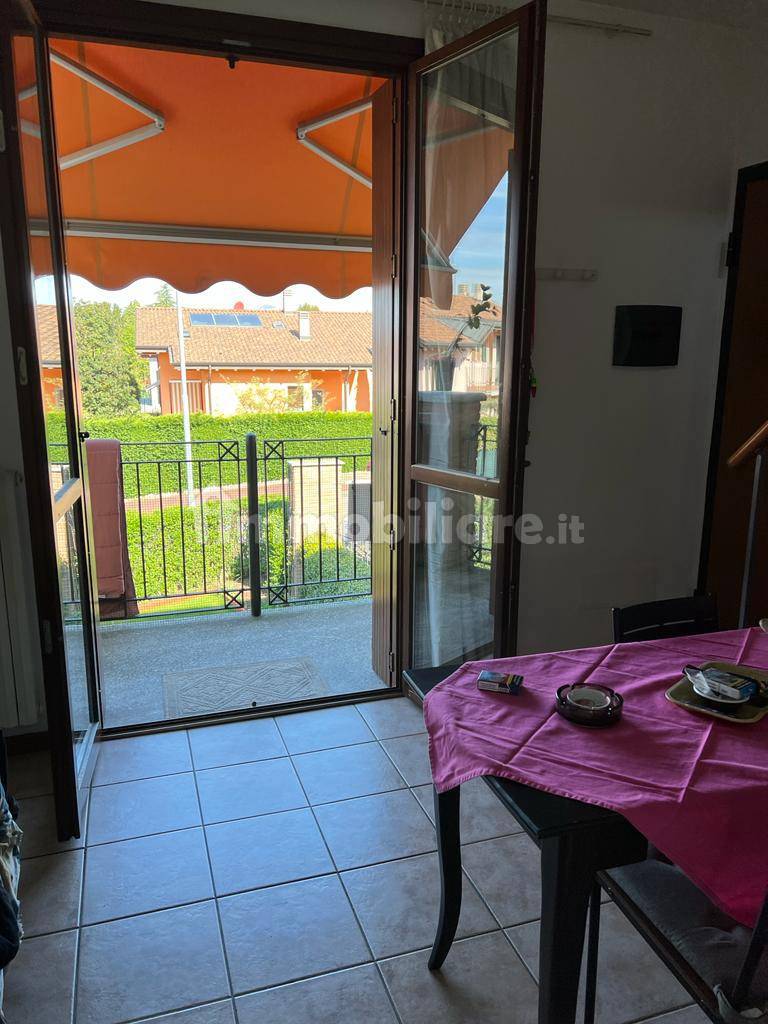 Trilocale via Achille Grandi 15, Centro, Barzanò