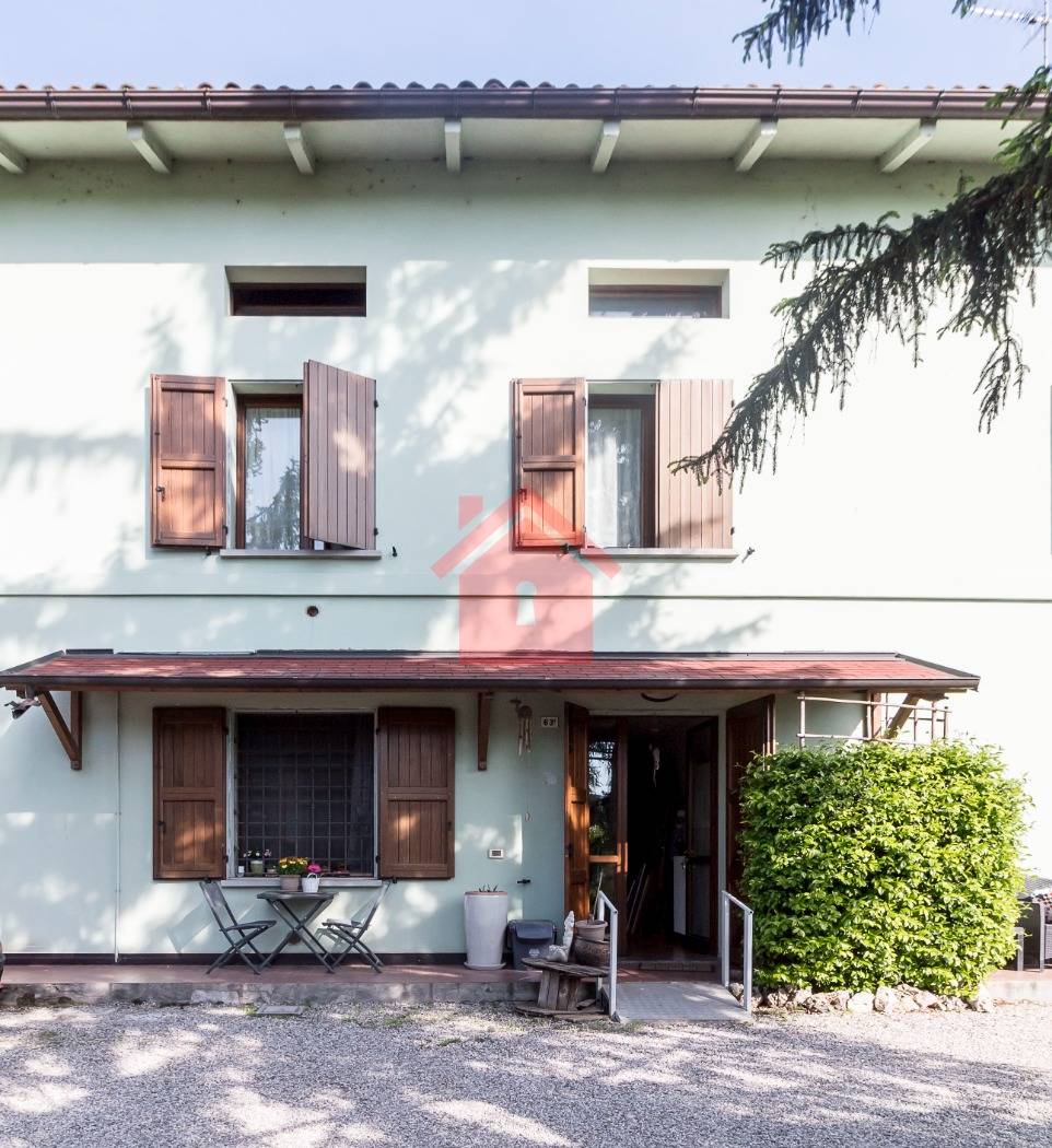 Trilocale ottimo stato, piano terra, Rolo