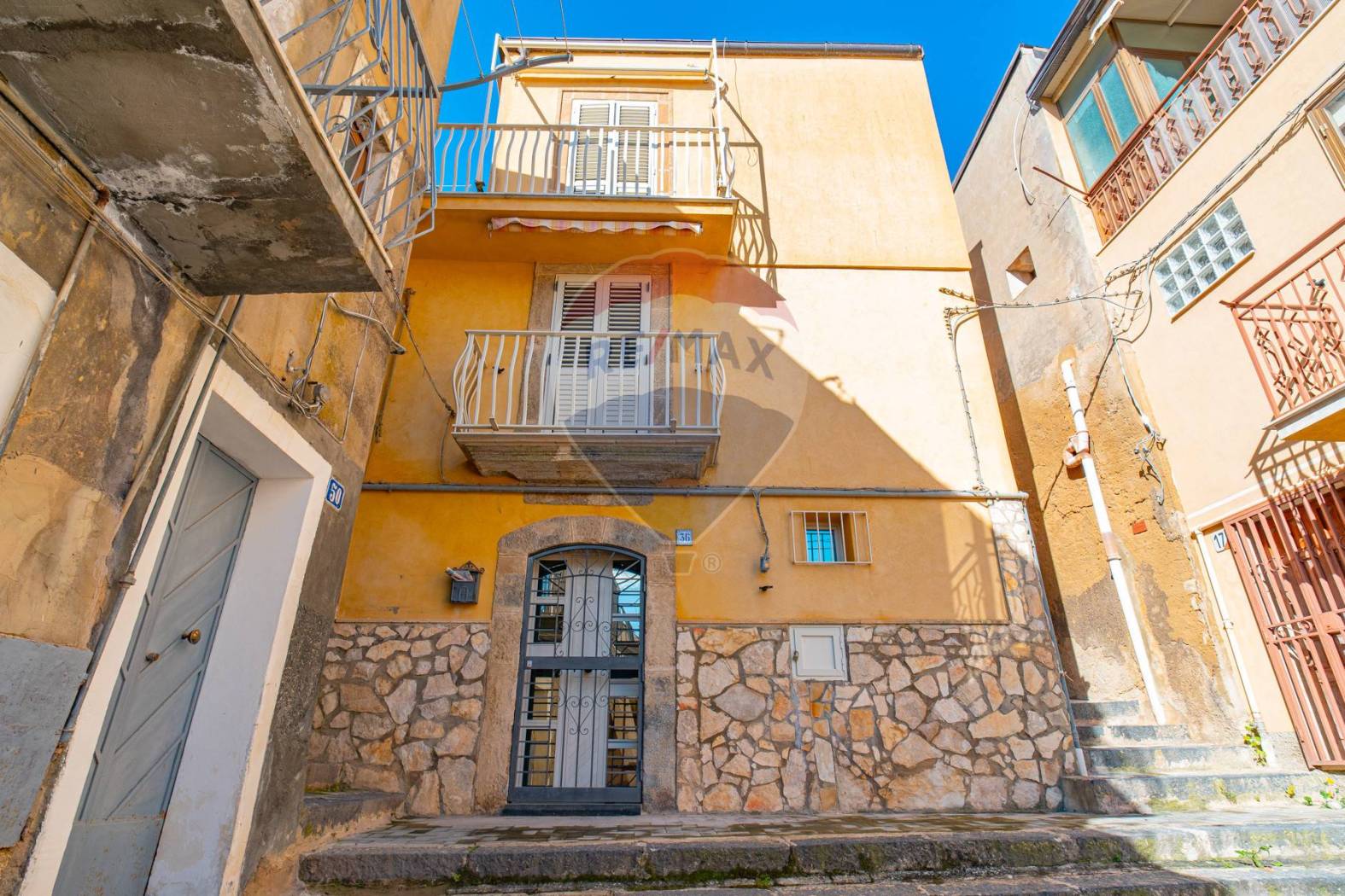 Trilocale via Volta Sansone 36, Centro, Caltagirone