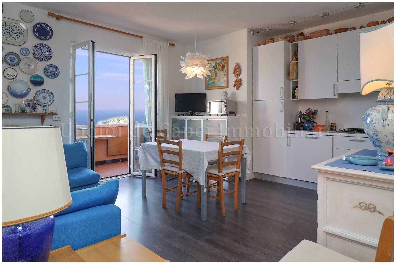 Quadrilocale via Flavio Gioia 31, Centro, Finale Ligure