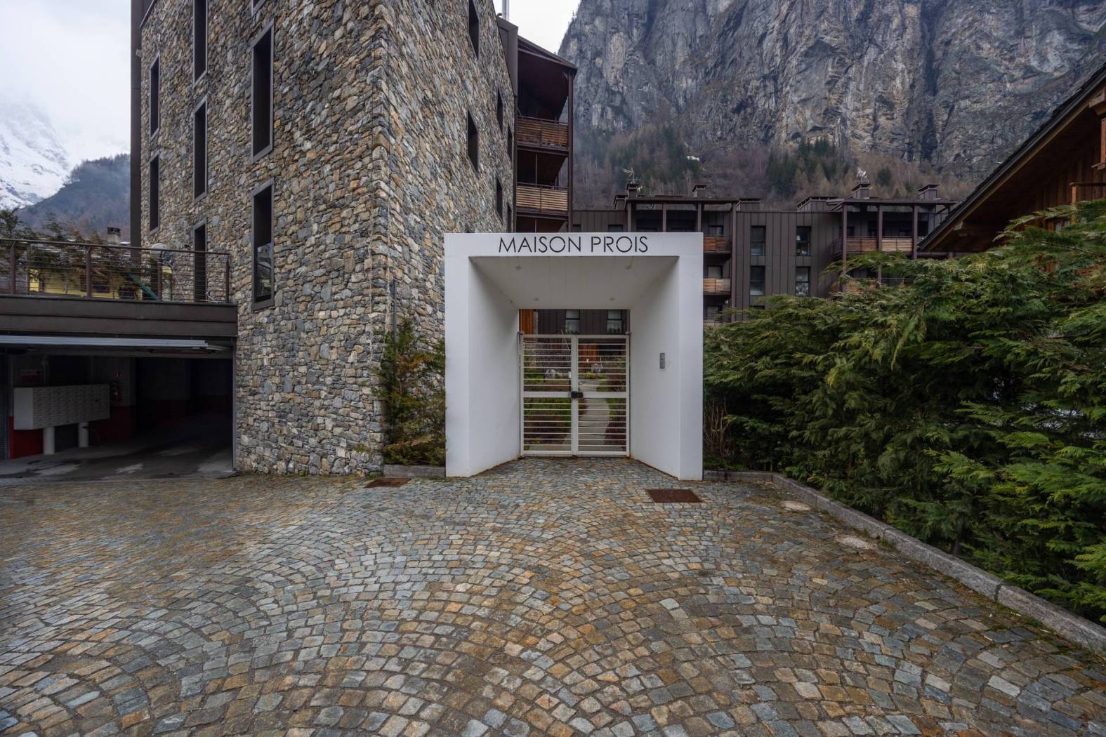 Quadrilocale Strada Larzey 27, Centro, Courmayeur