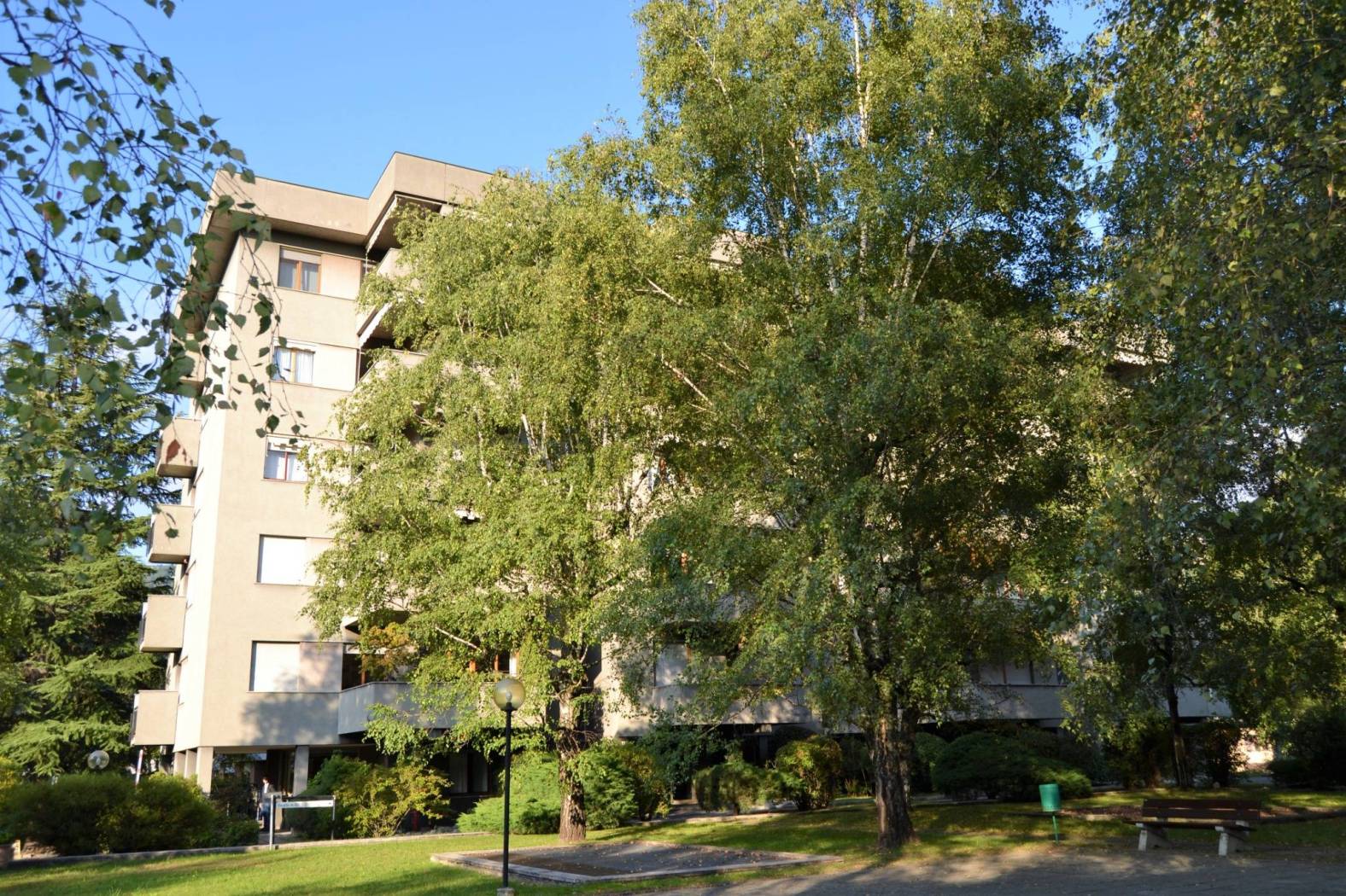 Quadrilocale salita dei Cappuccini 18, Como Sole, Como