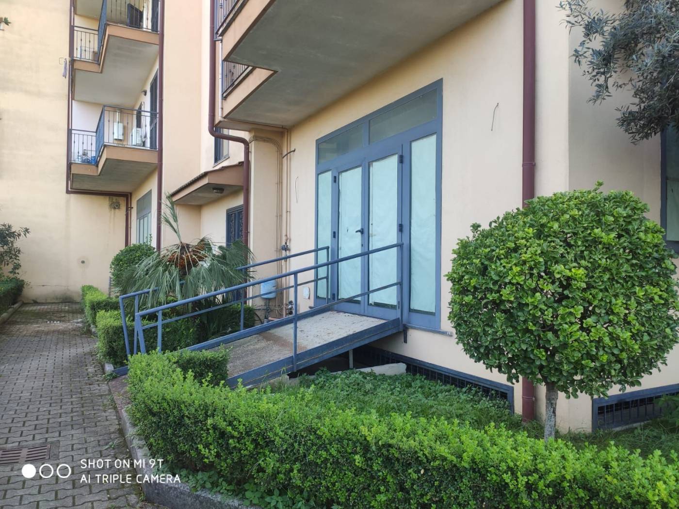 Locale commerciale in Vendita