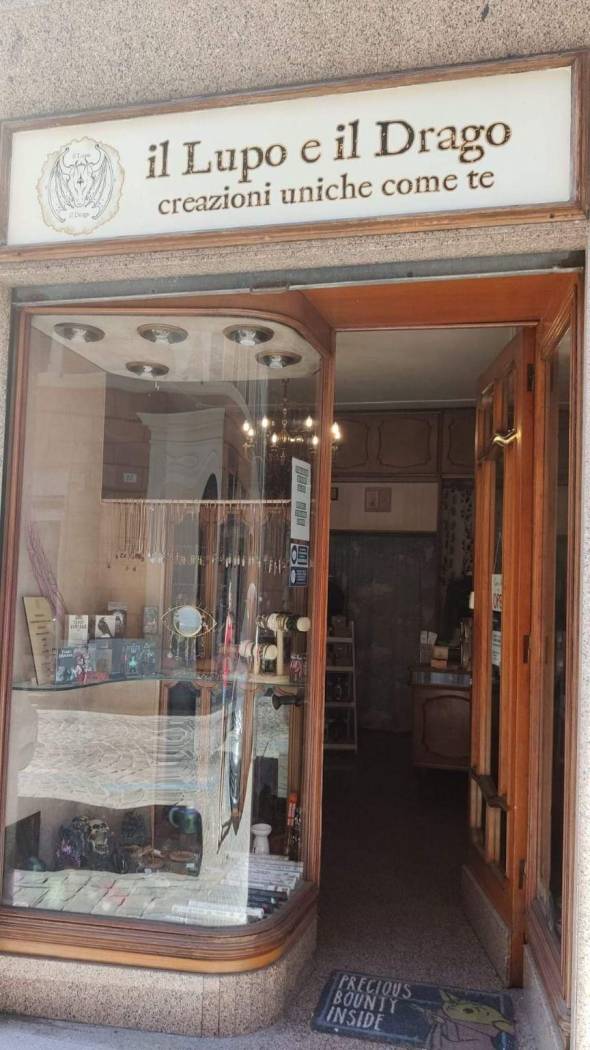 Locale commerciale in Vendita