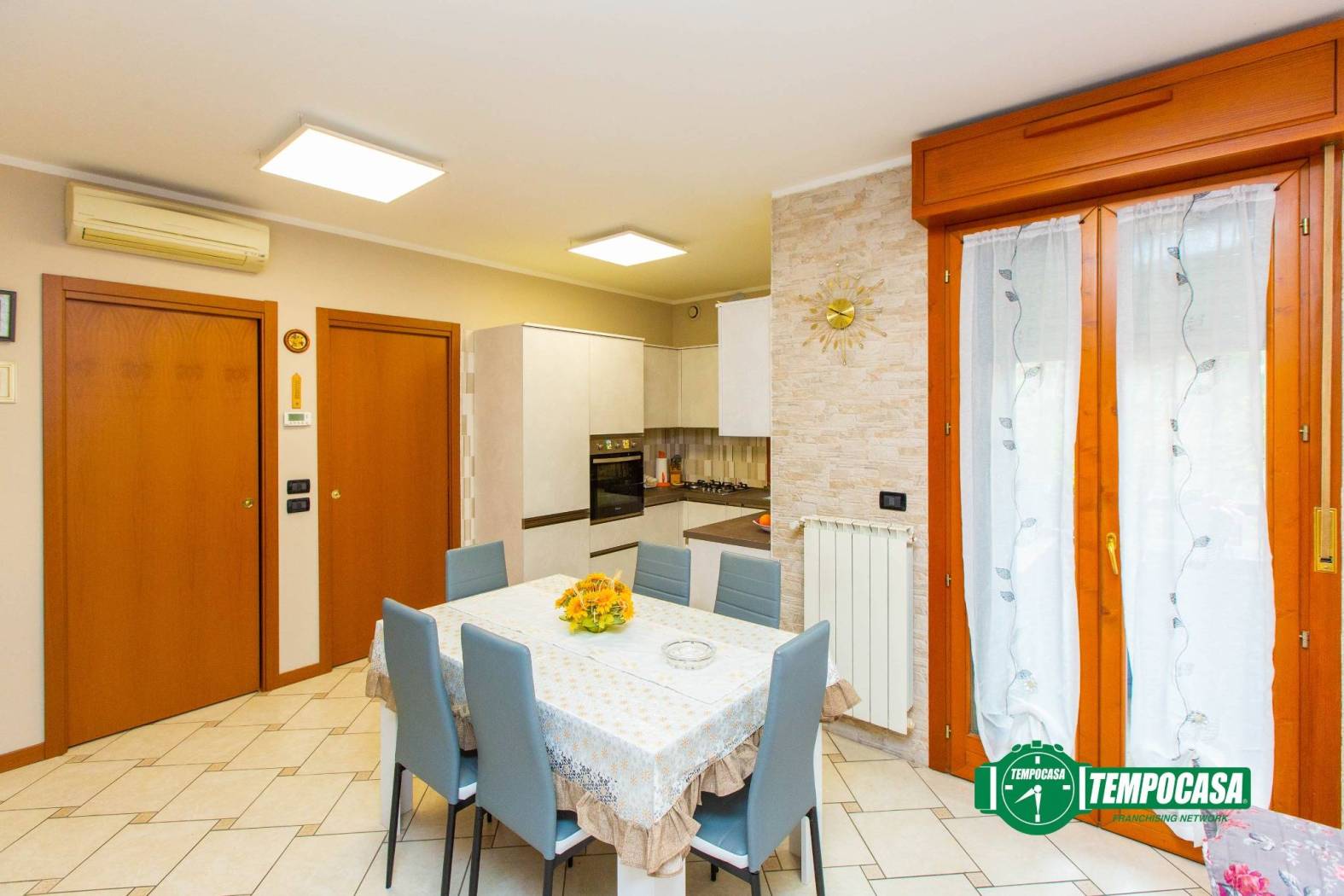 Bilocale piazza Vittime del Terrorismo 4, Centro, Oleggio