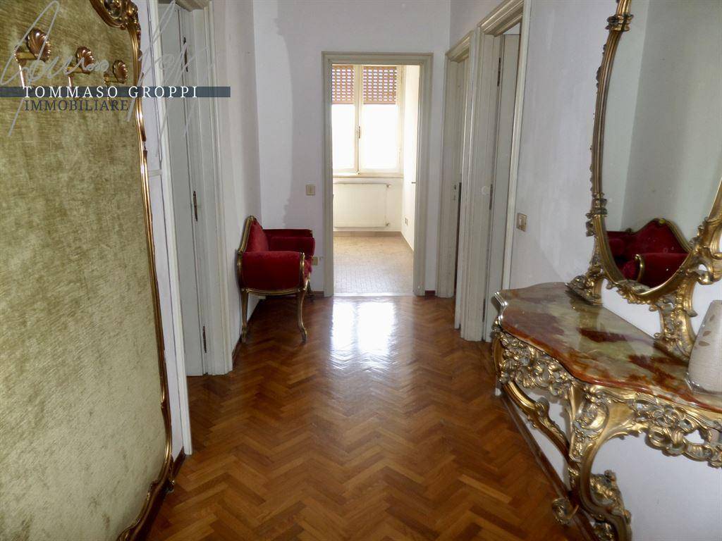 Trilocale buono stato, quarto piano, Centro, Carpaneto Piacentino