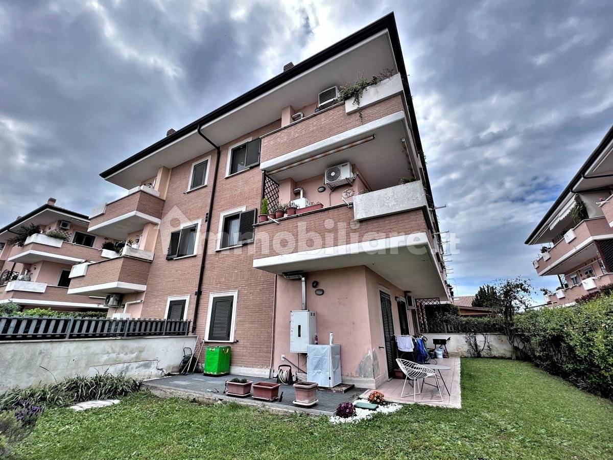 Bilocale via Lino Liviabella, Infernetto, Roma