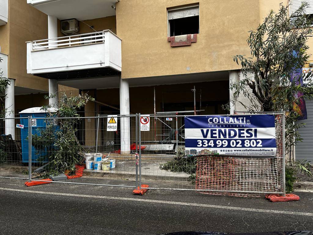 Locale commerciale in Vendita