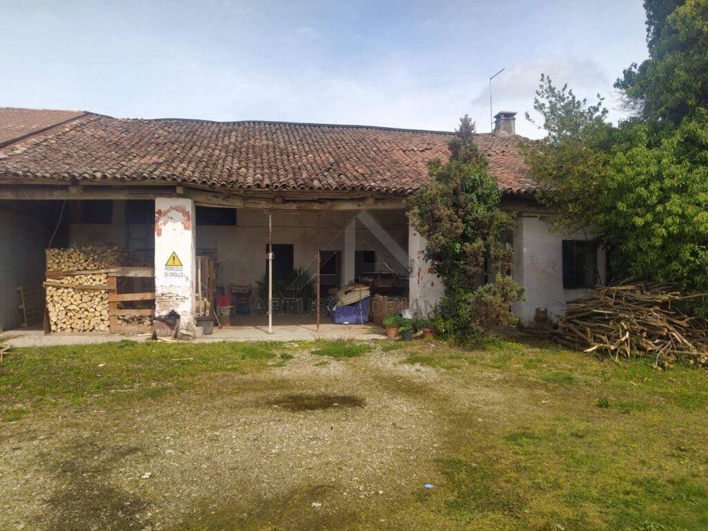 Vendita Rustico in via Roma Rossano Veneto. 180 m², rif. 102647464