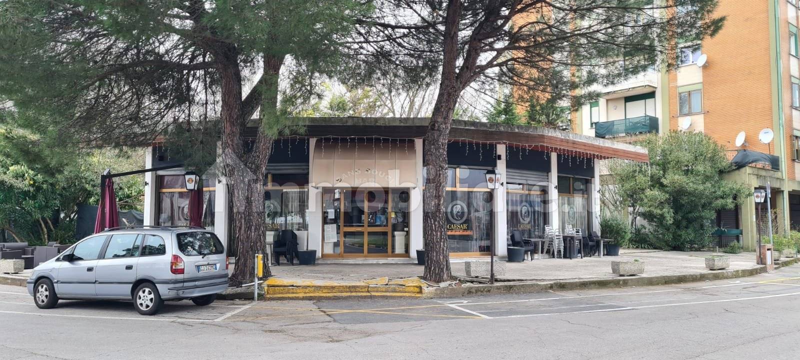 Locale commerciale in Vendita