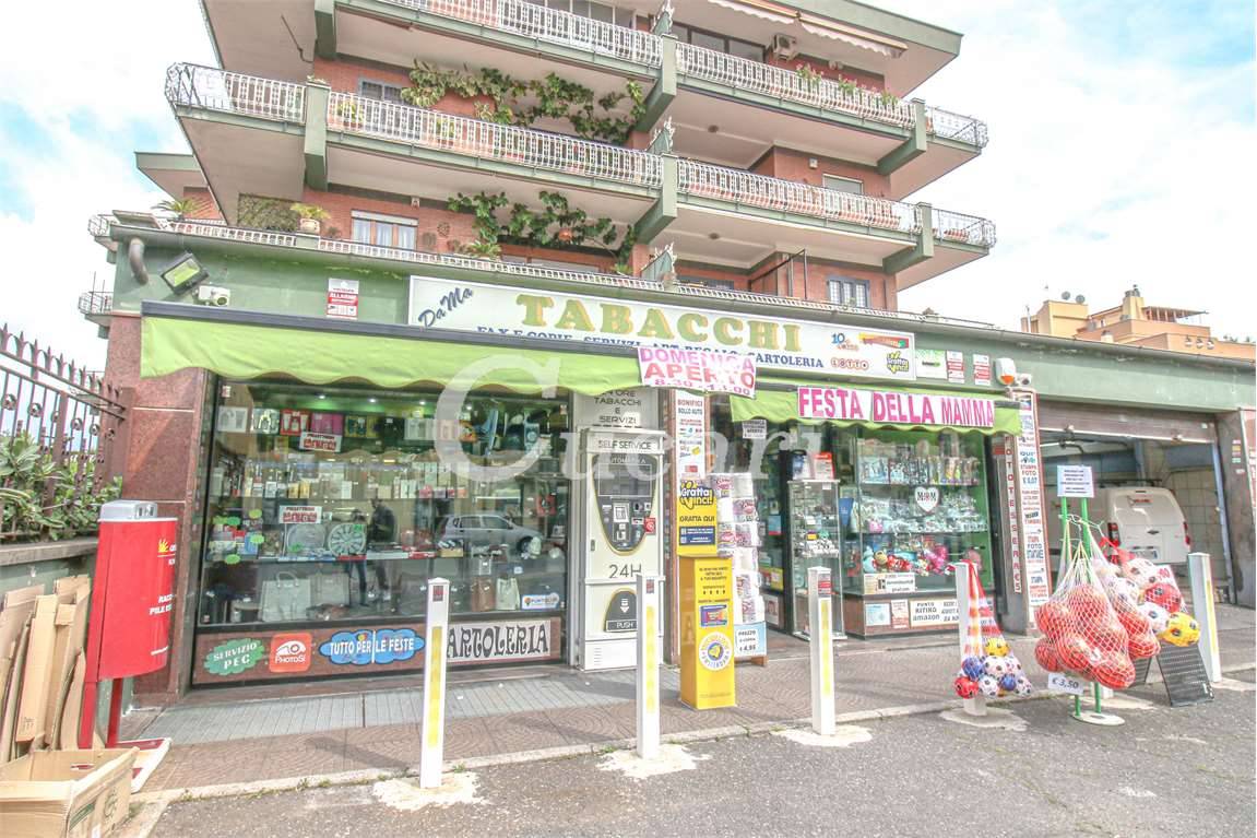 Locale commerciale in Vendita