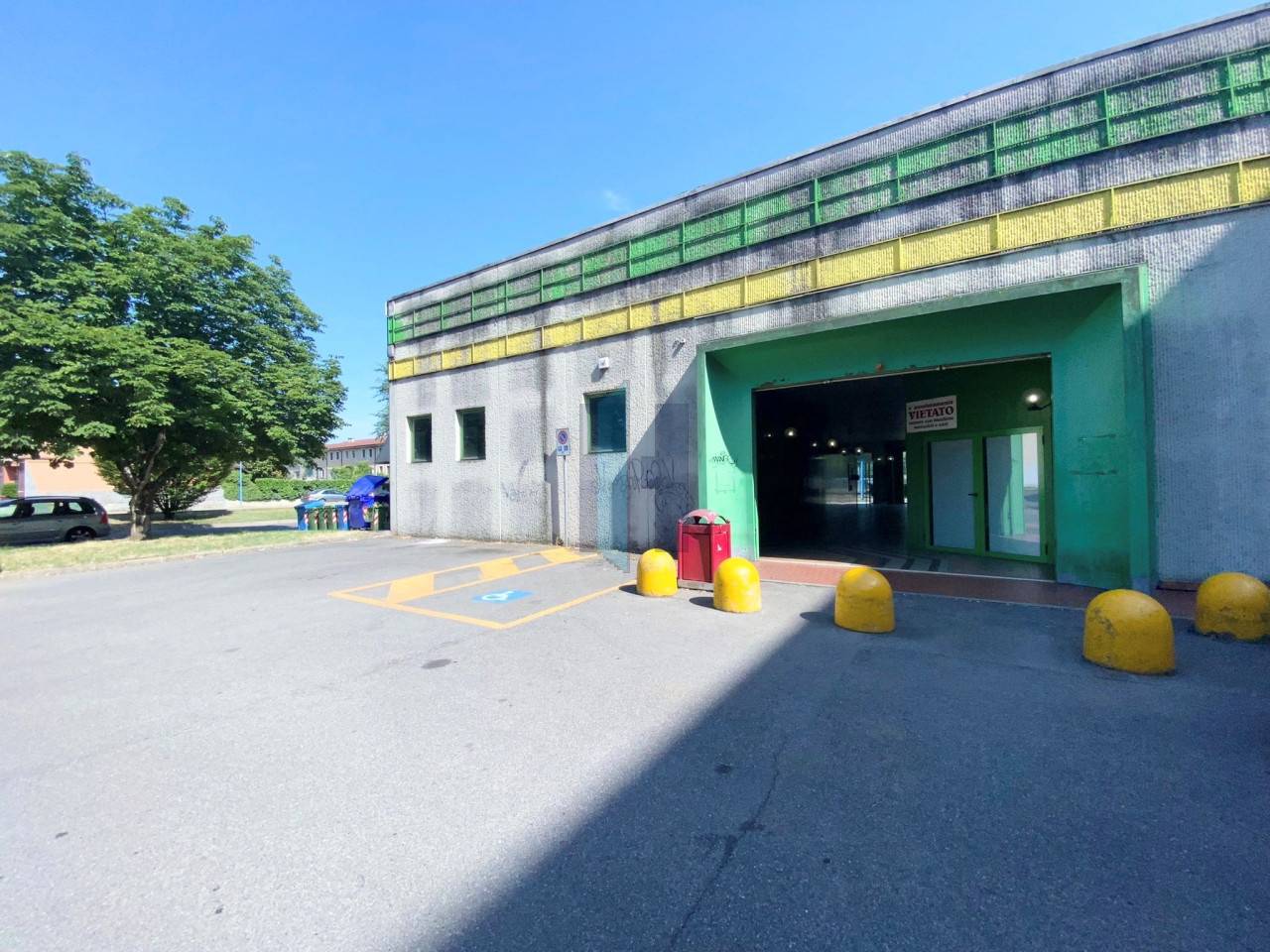 Locale commerciale in Vendita