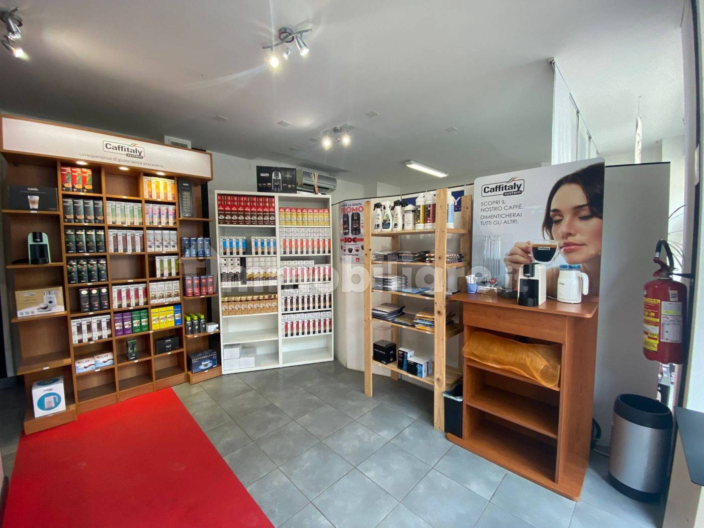 Locale commerciale in Vendita