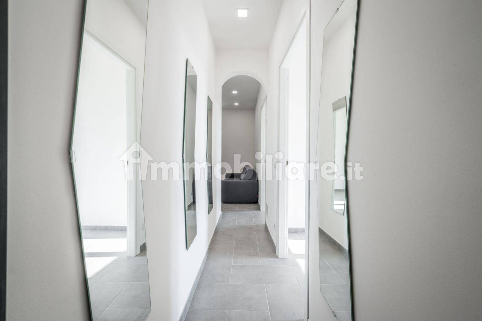 Trilocale via Emilia Ovest 605/1, Villaggio Giardino, Modena