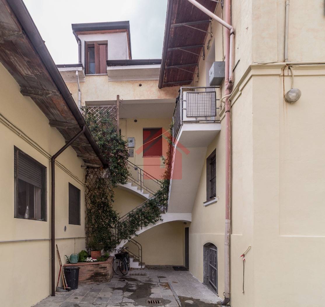 Quadrilocale buono stato, primo piano, Ospedale, Carpi
