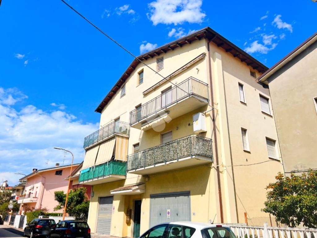 Vendita Appartamento Tortoreto. Bilocale in via Roma 19. Buono stato ...