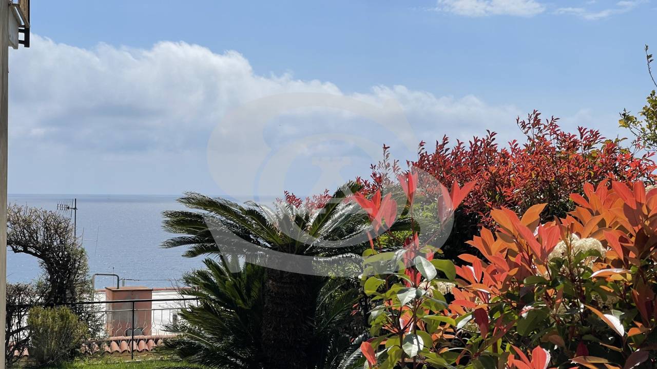 Trilocale via degli Ulivi 5, Ospedaletti