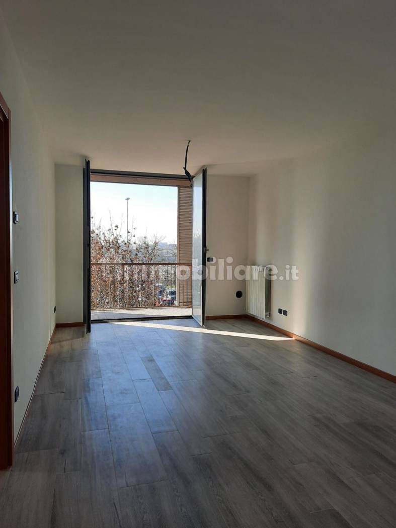 Trilocale piazzale Polenghi Lombardo 15, Centro, Codogno