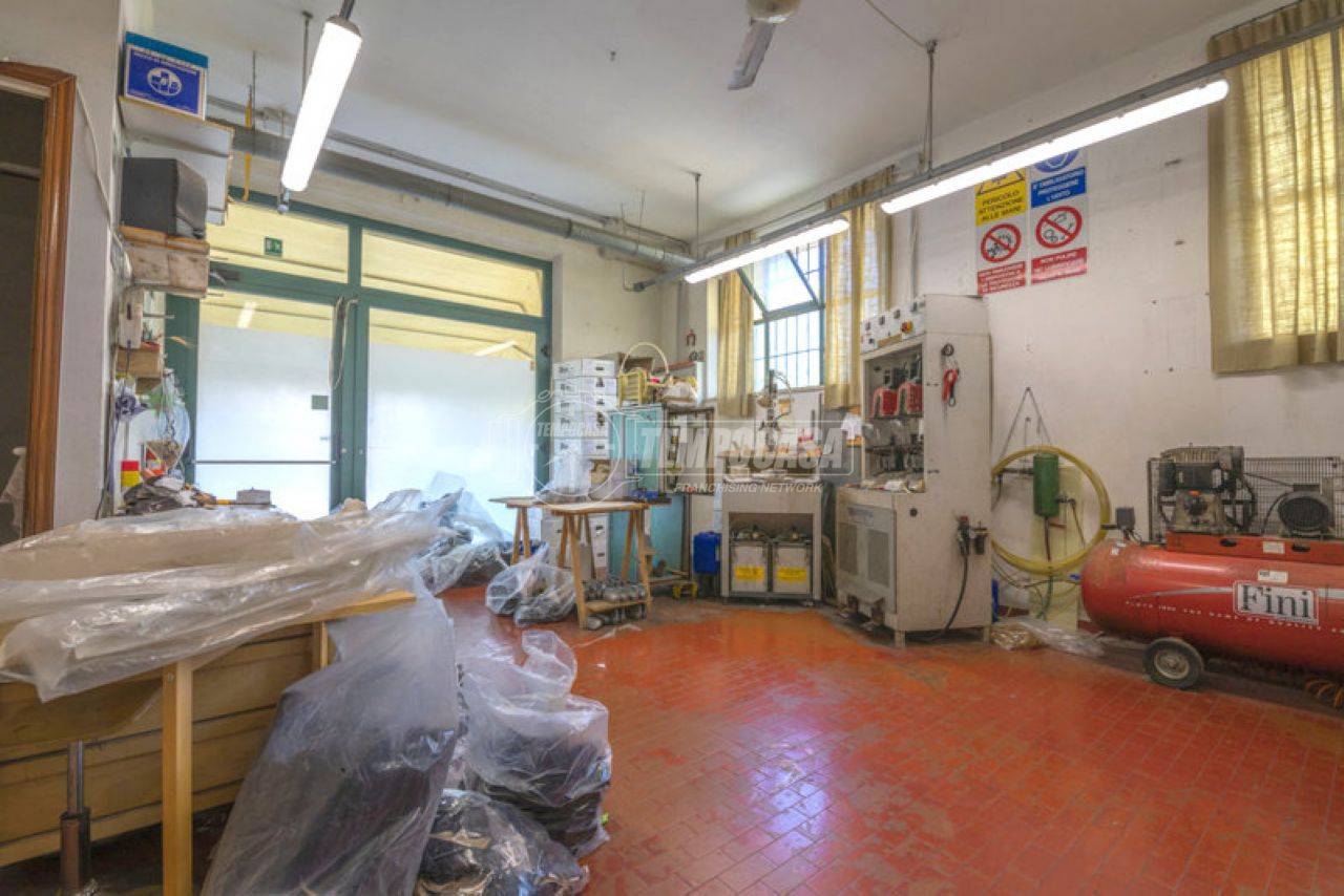 Attività commerciale in Vendita