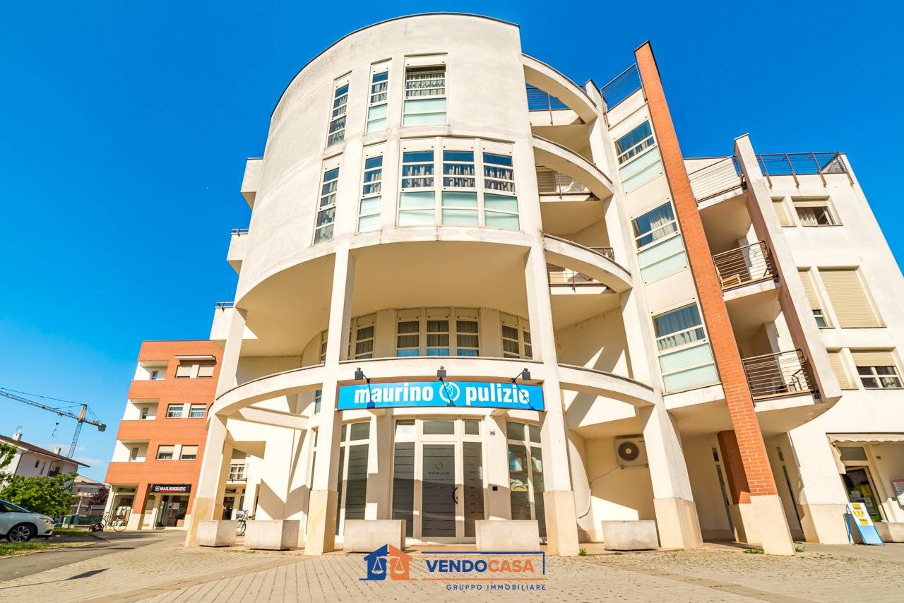 Locale commerciale in Vendita