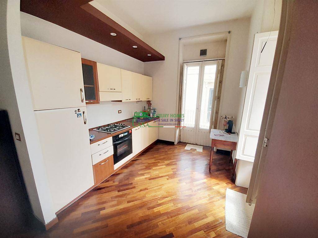 Appartamento ottimo stato, primo piano, Centro, Ragusa