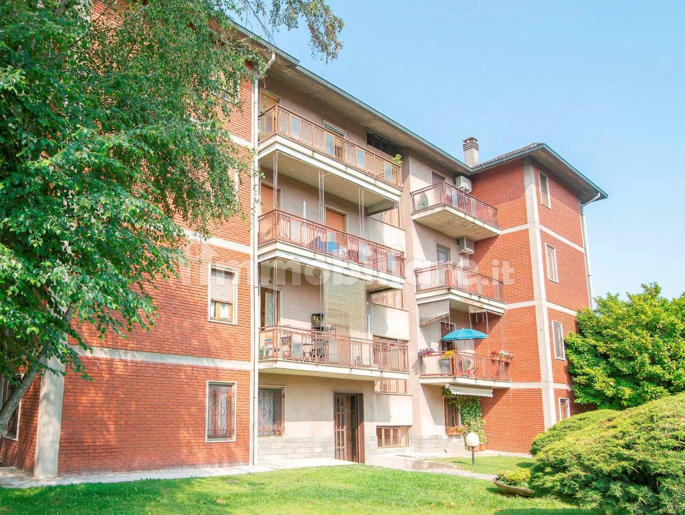 Quadrilocale via Basilicata 11, Crosione, Pavia