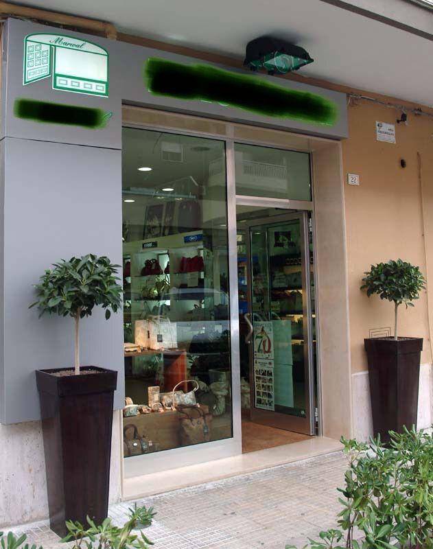 Locale commerciale in Vendita