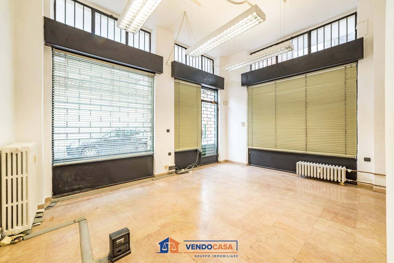 Locale commerciale in Vendita