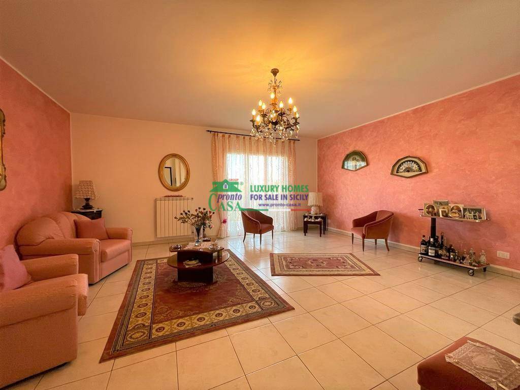 Appartamento ottimo stato, secondo piano, Centro, Modica