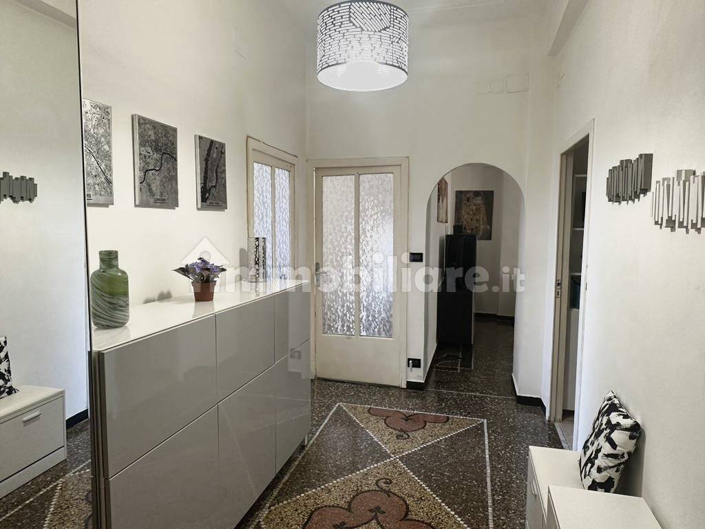 Trilocale via San Giovanni d'Acri 3, Cornigliano, Genova