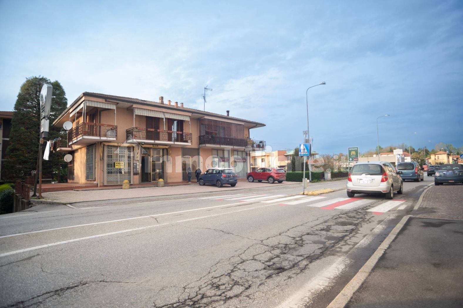 Locale commerciale in Vendita