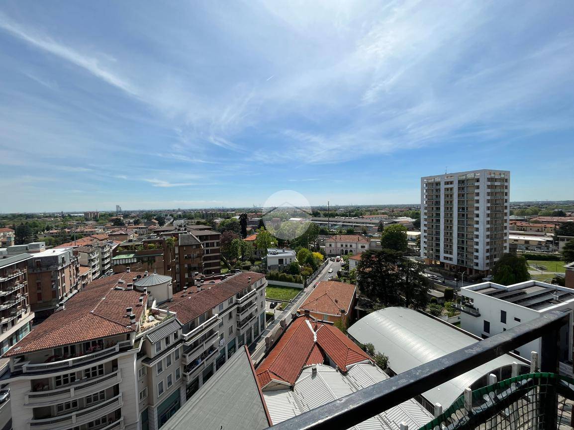 Trilocale Galleria Giuseppe Mazzini 1, Umberto I - Garibaldi, Seregno