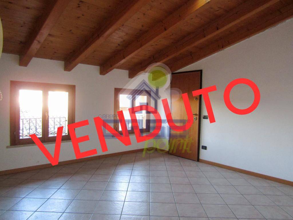 Trilocale Verolavecchia via Montegrappa 43, Centro, Verolavecchia