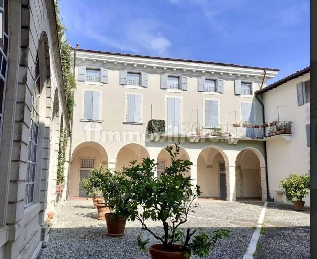 Appartamento via Fantoni, Centro, Salò