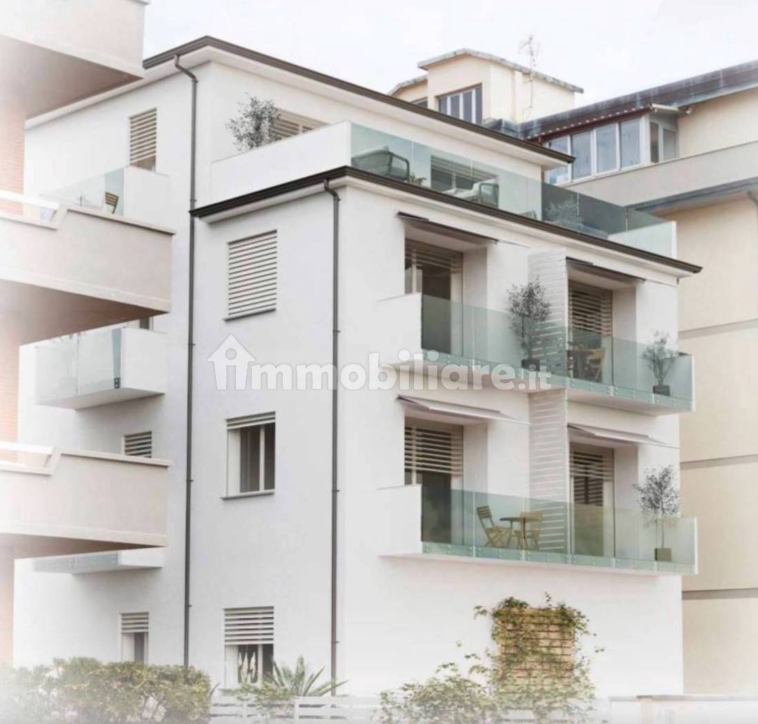 Quadrilocale via Ermenegildo Pistelli 3, Lido di Camaiore, Camaiore