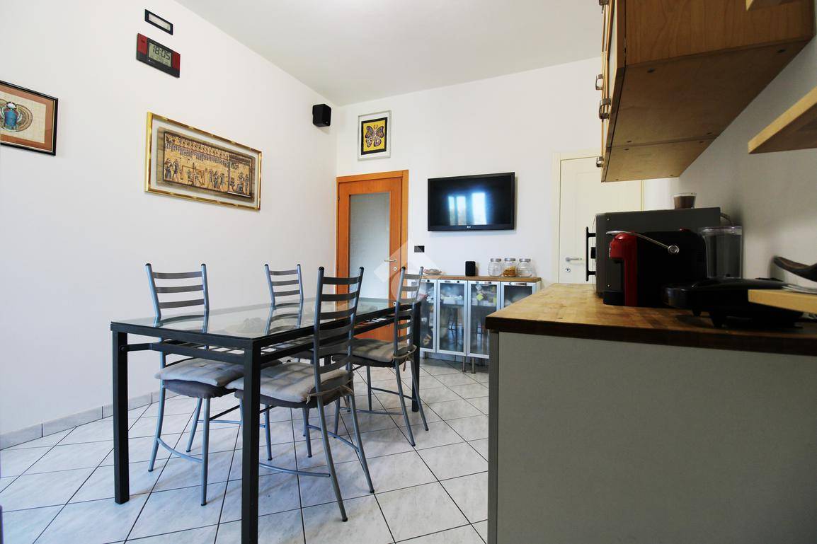 Quadrilocale via enrico toti, Sacrocuore, Prato