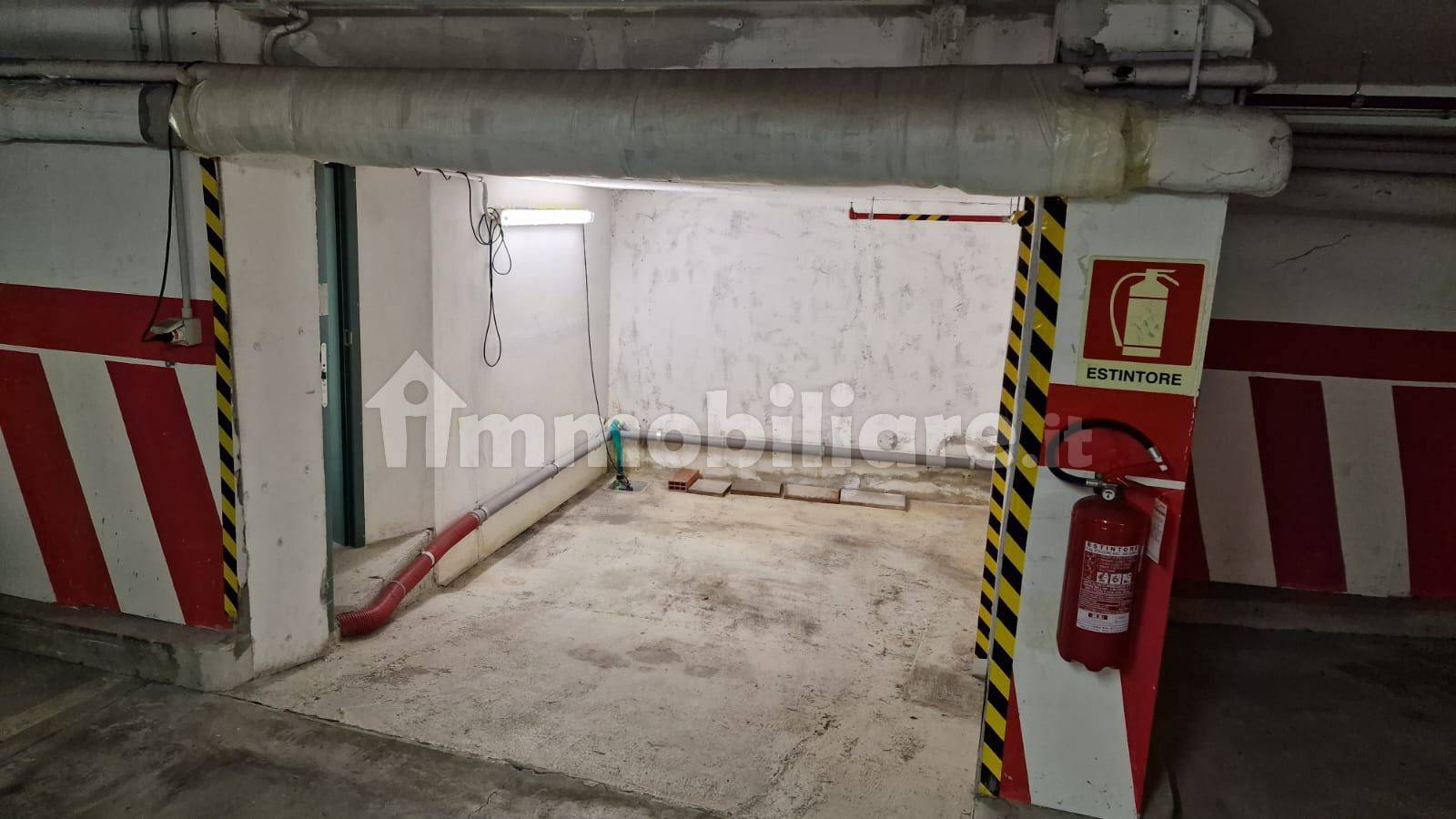 Posto auto - moto in Vendita