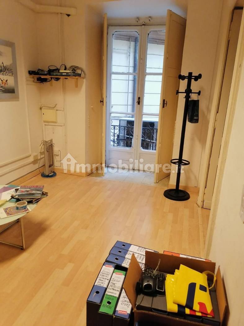 Trilocale piazza Nicola Amore 6, Mercato, Napoli