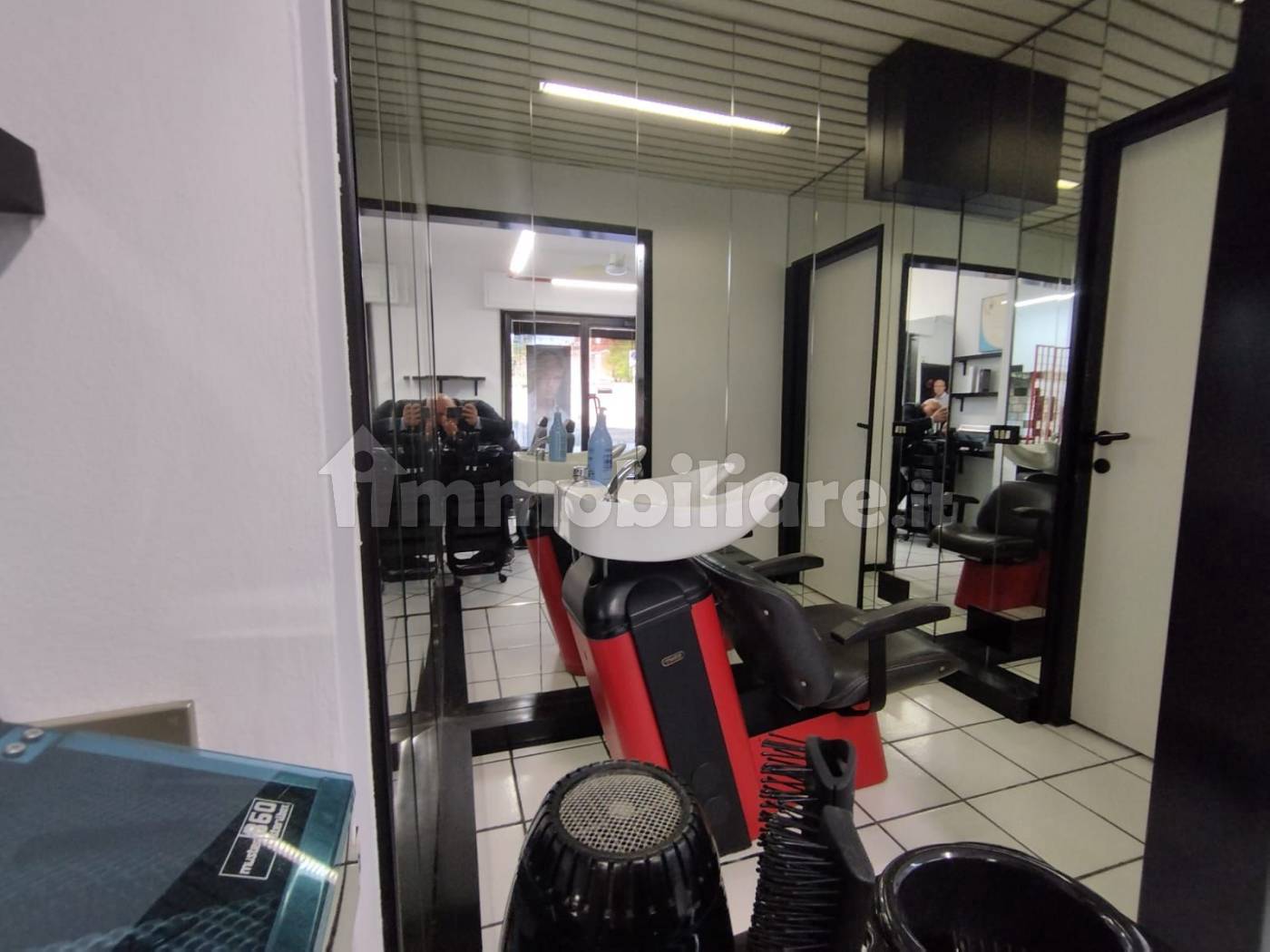 Locale commerciale in Vendita