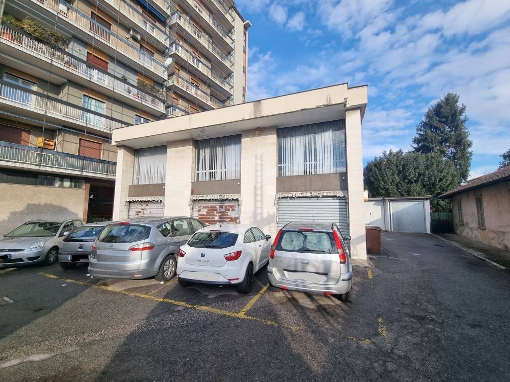 Locale commerciale in Vendita