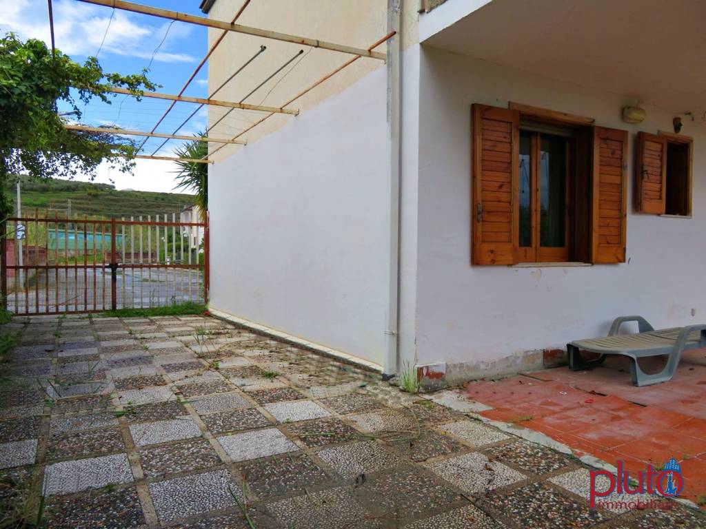 Vente Maison mitoyenne en Contrada Saiatine Villaggio Laura Furnari ...