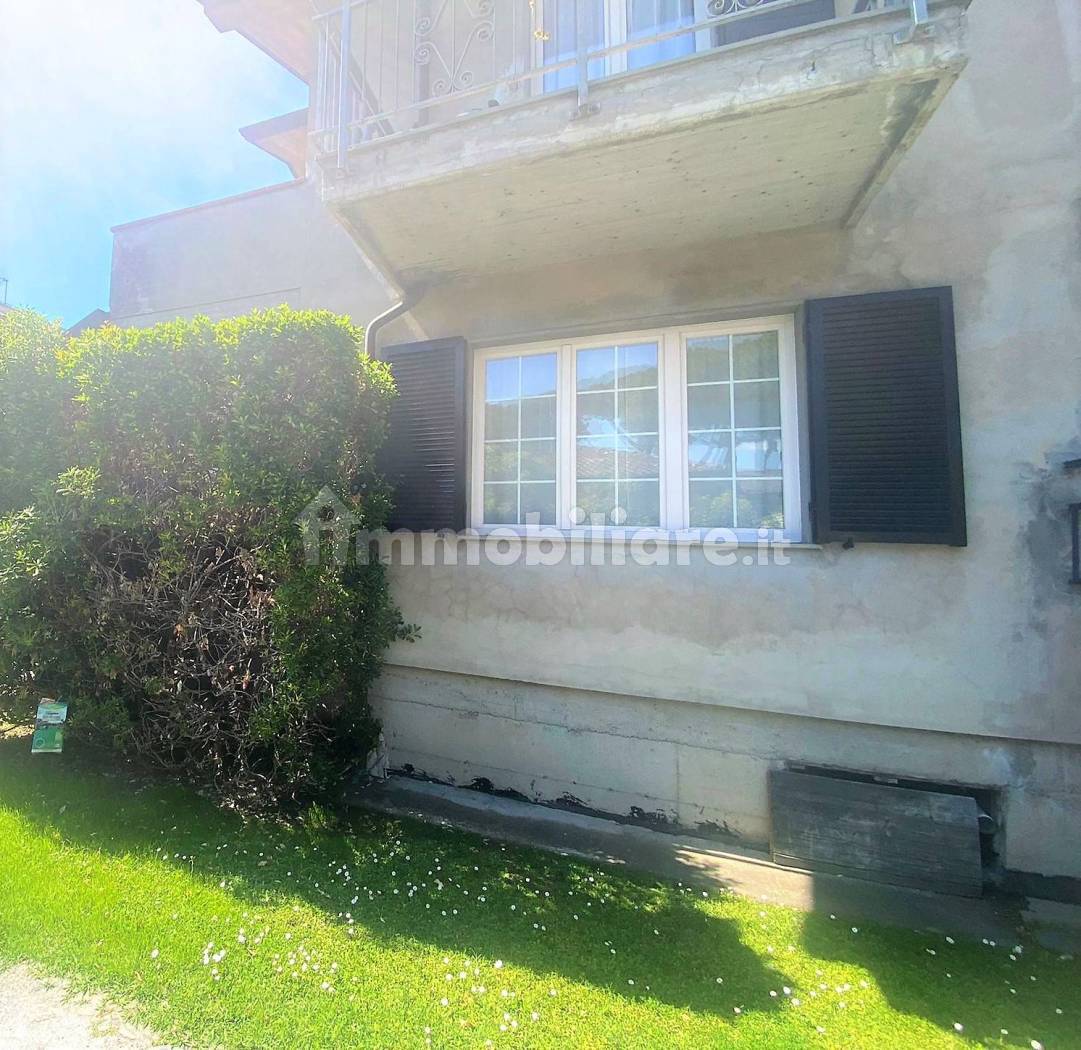 Appartamento via Pisa 42, Marina di Massa Centro, Massa