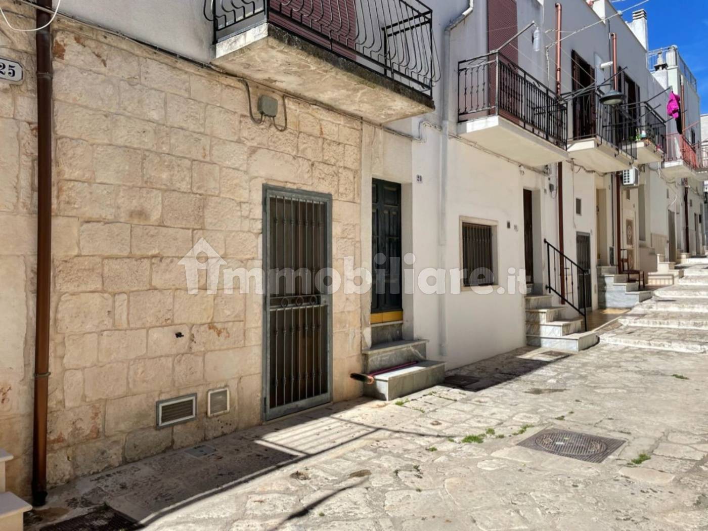 Trilocale Sarfatti, Ceglie Messapica