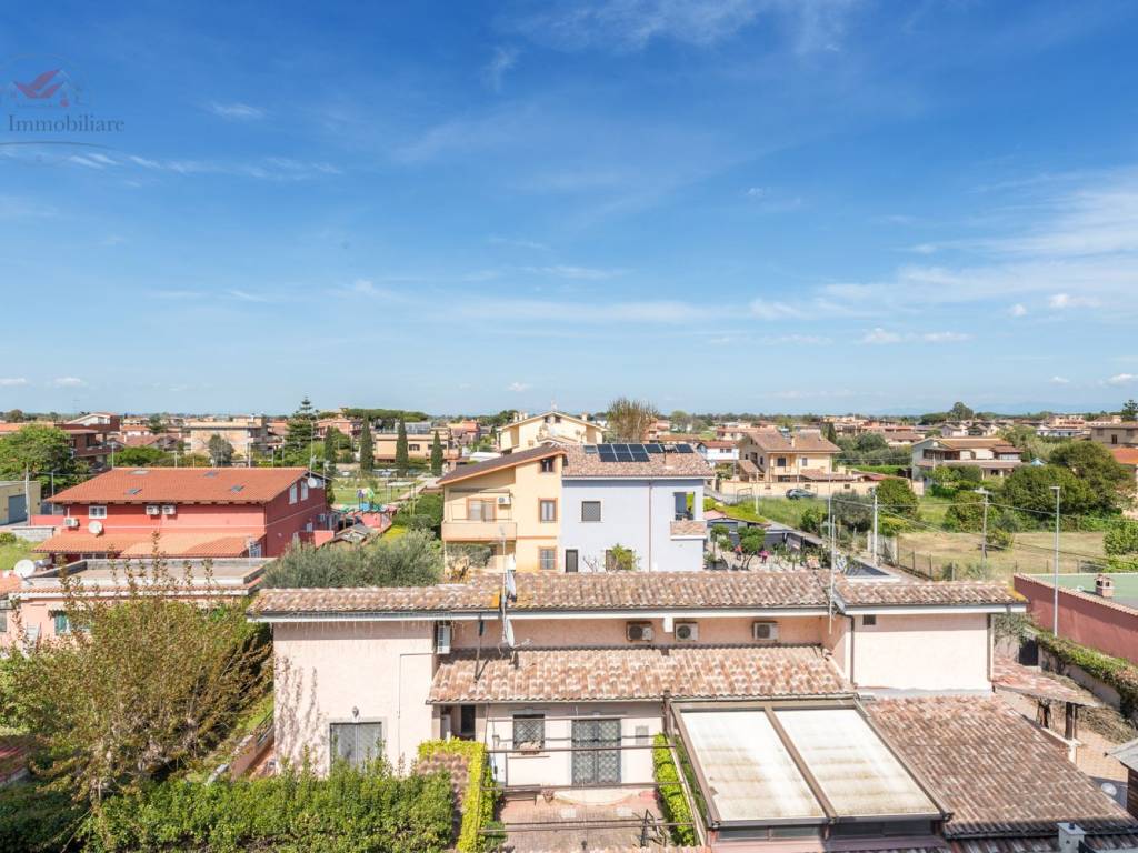Vendita Attico in via Doberdò Fiumicino. Ottimo stato, con terrazza ...