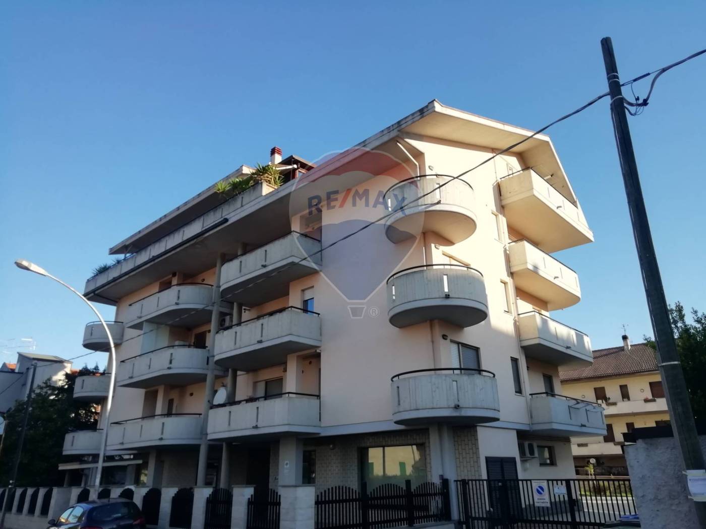 Locale commerciale in Vendita